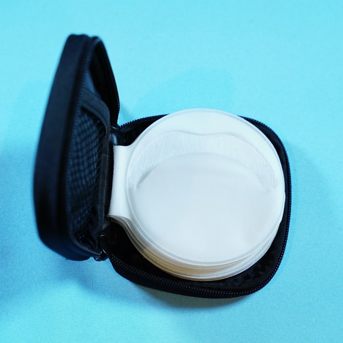 Original 12-Disc GameCube Wallet (OEM - Used) – Retro Island Gaming