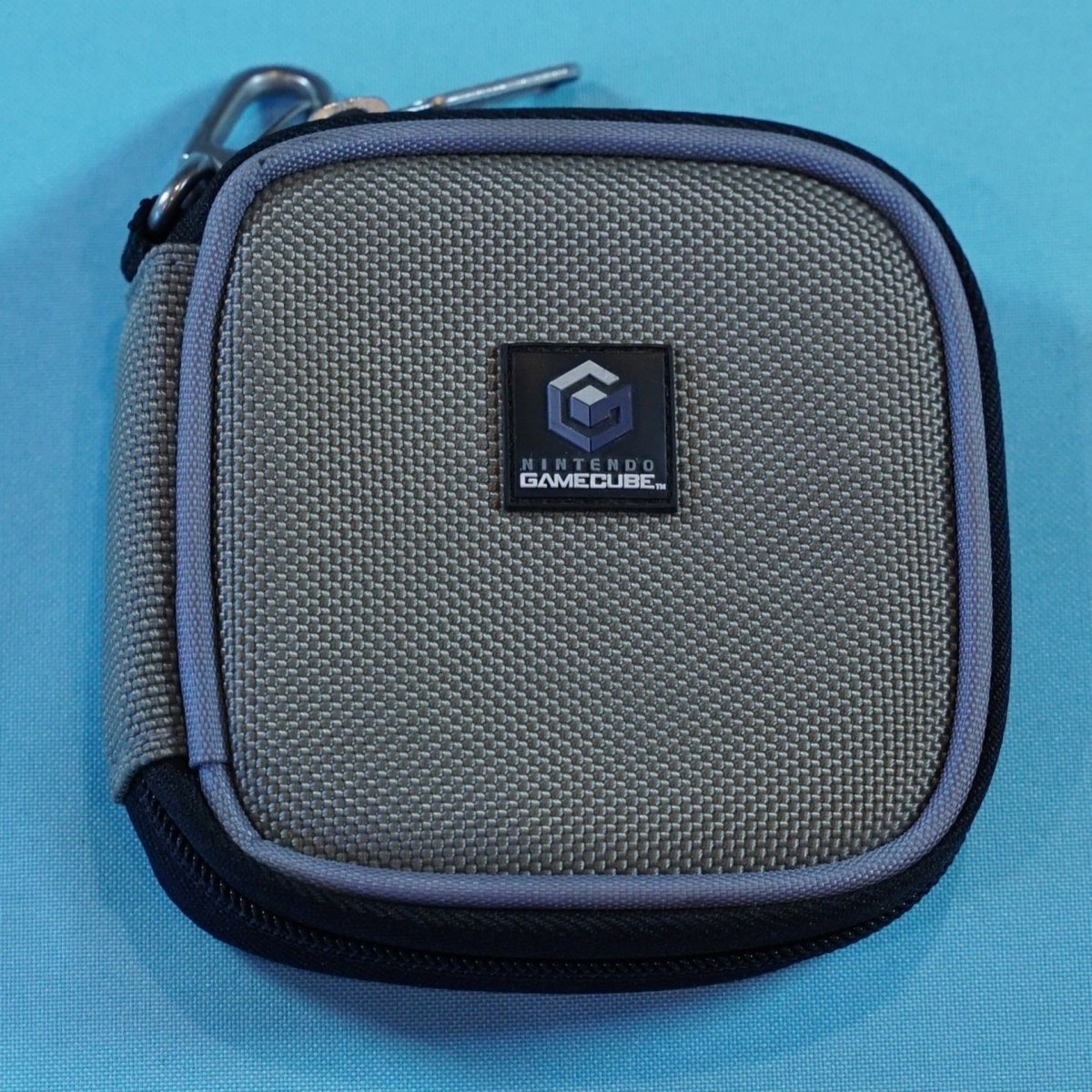 Original 12-Disc GameCube Wallet (OEM - Used) – Retro Island Gaming